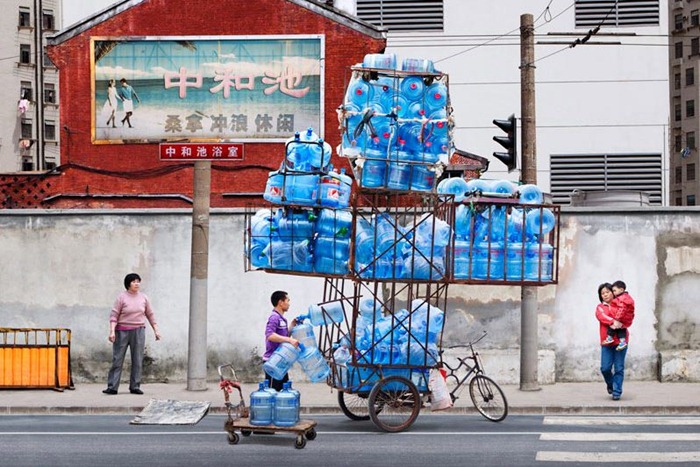 China’s Overloaded Cycle Carriers | Amusing Planet